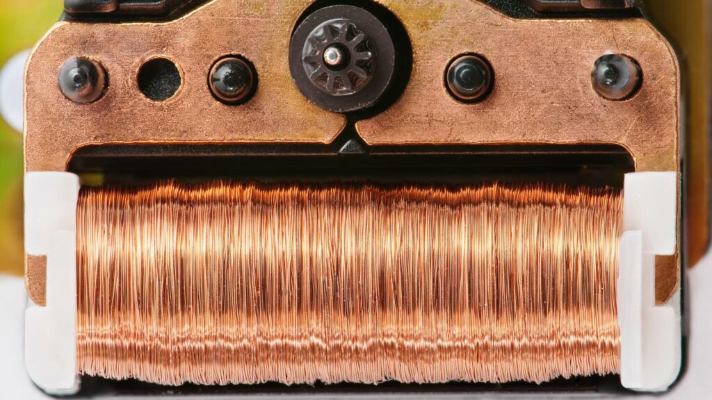 The Quartz Movement In Clocks: How It Works And Why It's Used